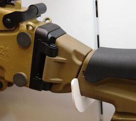 Heckler & Koch HK121 and MG4 (Flat Dark Earth) Photos | thefirearmblog.com