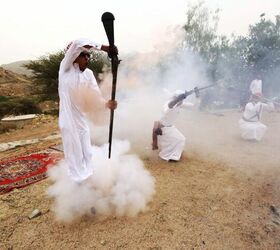 Jumping The Gun (Literally): Saudis Dancing With Guns | thefirearmblog.com