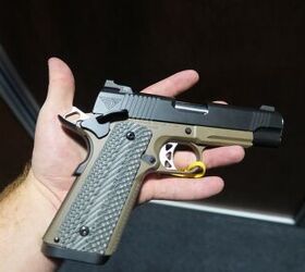 [SHOT 2016] Roberts Defense's Desert Ops Custom 1911 | thefirearmblog.com