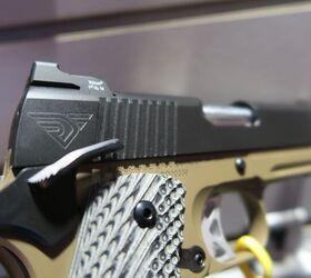 [SHOT 2016] Roberts Defense's Desert Ops Custom 1911 | thefirearmblog.com