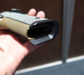 [SHOT 2016] Roberts Defense's Desert Ops Custom 1911 | thefirearmblog.com