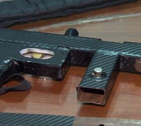 Illegal machine gun factory raided, Santa Claus arrested ...