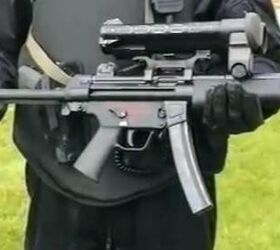 POTD: It's An Optic, It's A Light, No It's SUPER MP5 ...