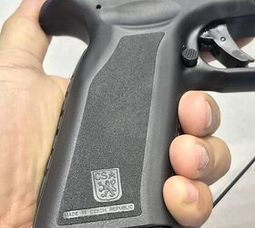 [IWA 2018] Czech Small Arms vz. 15 Polymer Handgun | thefirearmblog.com