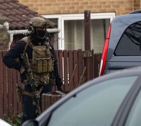 POTD: SAS with Colt Canada C8s During Counter Terrorism Op ...