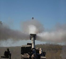 POTD: Royal Australian Artillery Fires a M777 Lightweight Howitzer ...