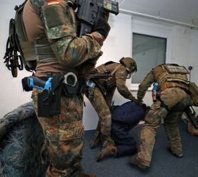 POTD: Germany's Feldjagers Hunting Tangos | thefirearmblog.com