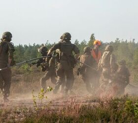 POTD: U.S. Troops with Finnish RK62s and PKM Machine Guns ...