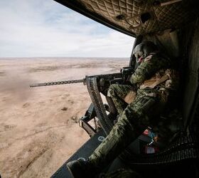 POTD: Canadian Door Gunner with GAU-21 Machine Gun | thefirearmblog.com