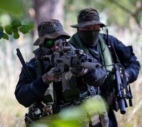 POTD: German Fernspaher with suppressed Heckler & Koch G36 ...