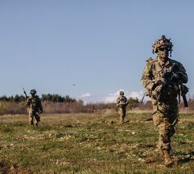 POTD: U.S. Army Paratroopers in Greece | thefirearmblog.com