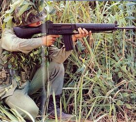 Singapore's SAR-80 | thefirearmblog.com