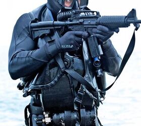 POTD: Over-The-Beach with the U.S. Navy SEALs | thefirearmblog.com