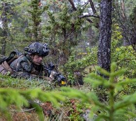 POTD: U.S. Marine Goes Rambo in Exercise Aurora | thefirearmblog.com
