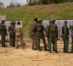 POTD: Ivorian Soldiers with IWI Tavors – Cote d'Ivoire | thefirearmblog.com