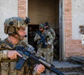 POTD: U.S. Naval Special Warfare Operators with Romanian Special ...