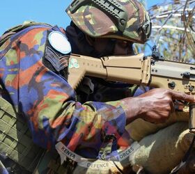 POTD: Kenya Defence Forces With FN SCAR | thefirearmblog.com